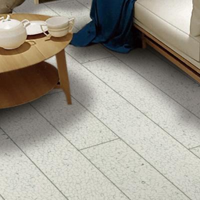 Cina Moderno Design 5mm Clicca Serie Legno Grano PVC pavimento piastra per esigenza del cliente in vendita