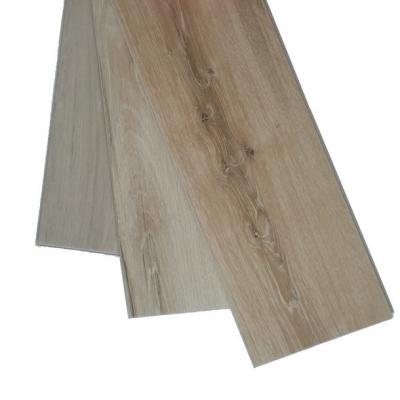 Cina Piastrelle da pavimento in PVC con caratteristiche impermeabili e resistenti all'usura in vendita