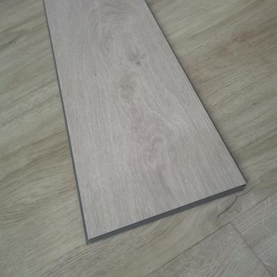 Cina Pavimenti SPC impermeabili Antislip resistenti all'usura Installazione clic per una pulizia facile in vendita