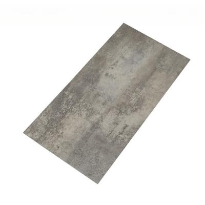 Cina Pavimenti in SPC rigido 2023 con sistema di bloccaggio Unilin in colore grigio semplice in vendita