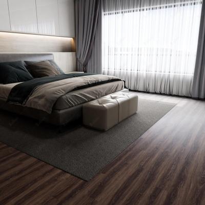 Cina Pavimenti SPC in vinile di lusso con design antiscivolo e caratteristiche impermeabili in vendita