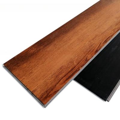 Cina Pavimenti SPC in vinile di lusso con design antiscivolo e caratteristiche impermeabili in vendita
