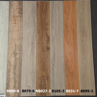 China Creëer een moderne look met Click SPC vloer en prachtige steen hout LVP vloer 4mm Te koop