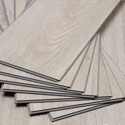 中国 4mm SPC アンチ スリップ 浴室用 シーク木質の硬いビニールプラスチック床 販売のため