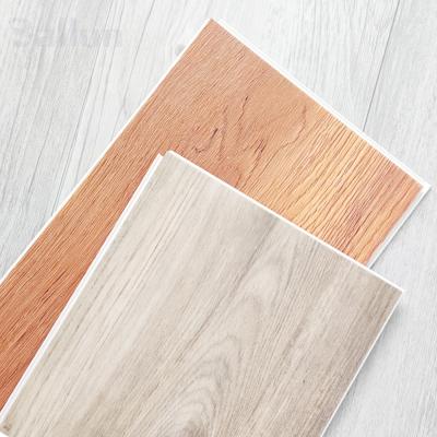 China Waterdicht SPC vinylvloeren Houten ontwerp 4,2 mm SPC tegelplank voor gebieden met veel verkeer Te koop