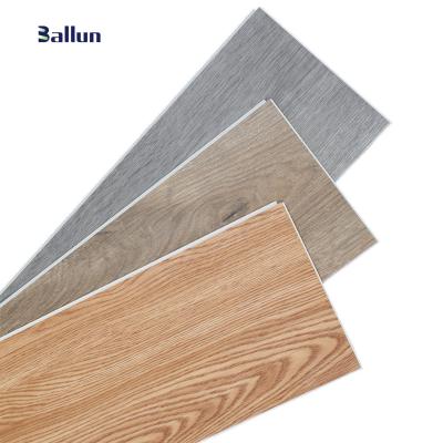 Cina Migliora il tuo spazio con pavimenti SPC a colori semplici da Zhejiang Ballun in vendita