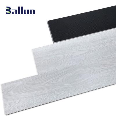 Cina Piastra di pavimento in piastra LVT con strato di usura da 0,5 mm stile di design moderno Peel And Stick in vendita