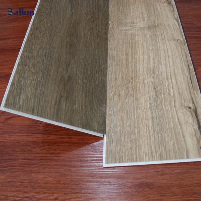 Cina Pavimenti SPC con strato di usura da 0,7 mm e sistema di blocco clic 4mm 6mm Core layer pavimenti in vinile in vendita