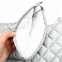 China OEM  Service Durable Silver Oven Mitts Cotton Material  Customized Patterns for sale
