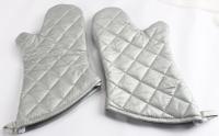 China Comfortable Silver Fireproof Oven Gloves  For Home Restaurant Kitchen for sale
