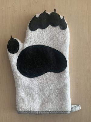 China Heat Resistant Terry Cloth Oven Mitts With 5 Fingers Bear Paw Decoration for sale