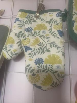 Cina Termoresistente protegga il poliestere stampato mano Oven Mitt Pot Holder Set in vendita