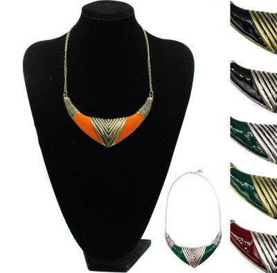 China Las cadenas de moda y simplemente de la clavícula, alean el collar antiguo del estilo, accesorios de vestir en venta