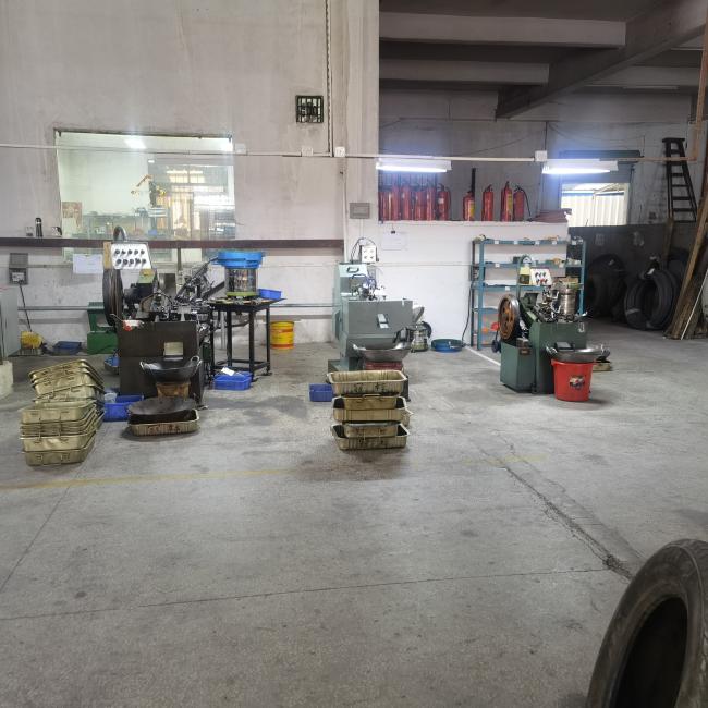 Non-standard custom screws, hardware product production workshop