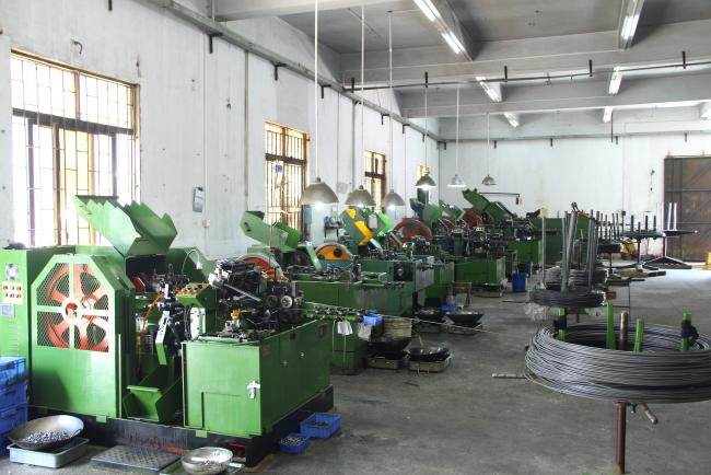 Multi-mode, multi-punch, multi-station cold heading forming workshop