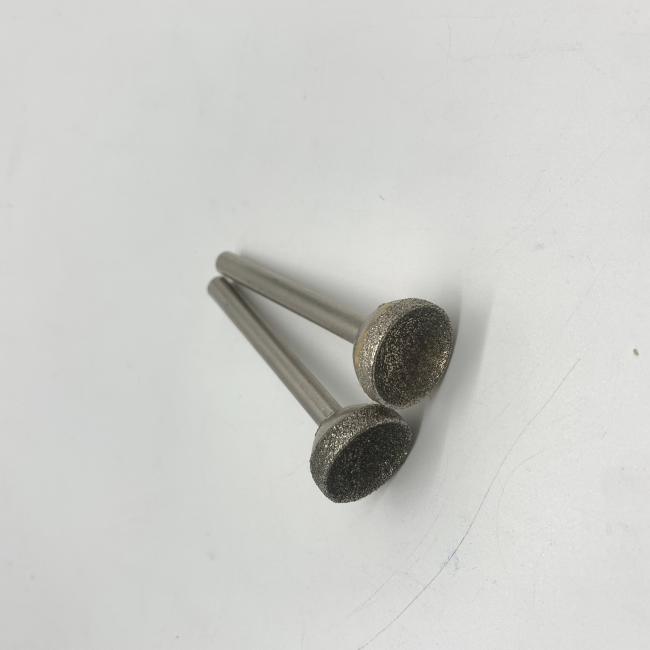 Outil de polissage de perle