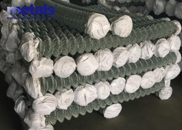 Quality 7 Feet Galvanized Chain Link Mesh Fence Dimond Shape Opening Fence ODM for sale