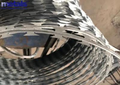Cina Galvanizzato di acciaio spinato Concertina Wire Coil BTO-22 450MM OEM in vendita