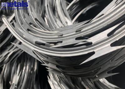 Cina Galvanizzato di acciaio spinato Concertina Wire Coil BTO-22 450MM OEM in vendita