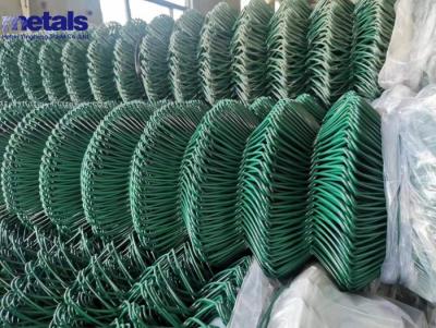 China High Quality Green PVC Coated Diamond Chain Link Mesh Fence 50mm*50mm For Gardens Te koop
