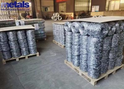 Cina Filato di Concertina a spina galvanizzato a caldo doppiamente torto per recinzioni agricole in vendita