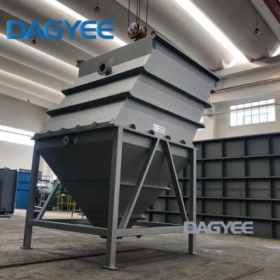 China Horizontale Geneigde de Plaatkolonist Scrapper van het Lamelklaarsel Metaal voor Sedimentatietank Te koop