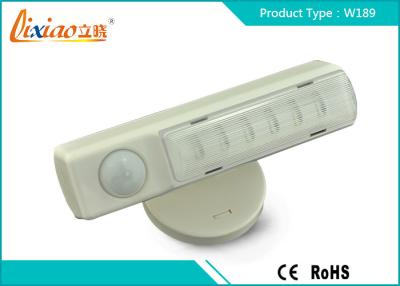 Cina 6pcs ha condotto la batteria leggera di moto del sensore, lampada di notte del sensore dello screwfix PIR in vendita