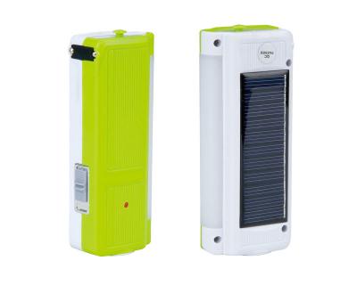 China Lanterna elétrica recarregável da tocha do diodo emissor de luz do brilho super que carrega por solar à venda