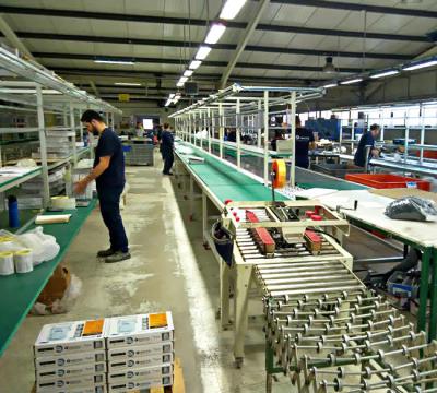 Cina Larghezza del telaio personalizzata Linea di trasporto modulare a rulli per la produzione di modelli misti Larghezza del tamburo 400 mm in vendita