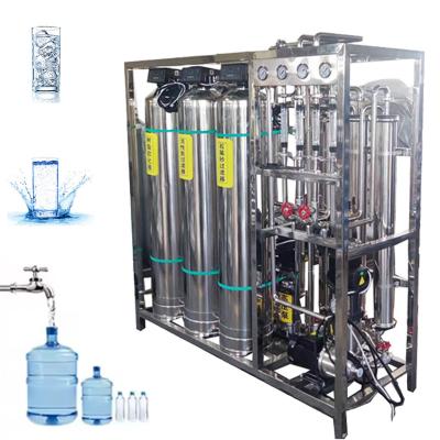 Cina 0.25 tonnellate di acciaio inossidabile bipolare attrezzatura di trattamento dell'acqua per osmosi inversa per una purificazione efficace dell'acqua per proteggere la qualità e la sicurezza dell'acqua in vendita