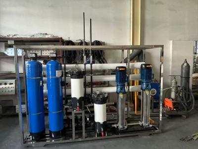 China Hoog efficiënte 1 ton unipolaire zeewaterontziltingsapparatuur Geavanceerde waterzuiveringstechnologie Te koop