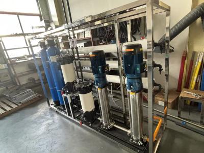 China Hoog efficiënte 1 ton unipolaire zeewaterontziltingsapparatuur Geavanceerde waterzuiveringstechnologie Te koop