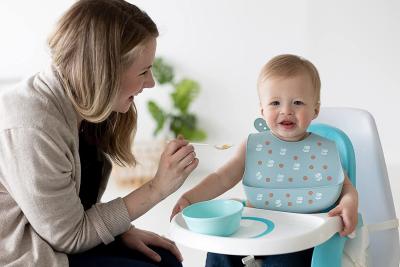 Cina Cassaforte d'alimentazione del grembiule del silicone del bambino solido degradabile durevole in sterilizzatore in vendita