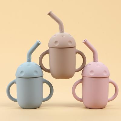 Cina Silicone Straw Cup Non Plastic Unbreakable BPA della prova dell'odore libero con i coperchi in vendita