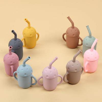 Cina Silicone Straw Cup Non Plastic Unbreakable BPA della prova dell'odore libero con i coperchi in vendita