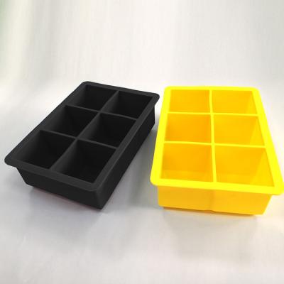 Cina Il cubetto di ghiaccio del silicone di 8 cavità modella il ODM di FDA quadrato del vassoio del cubetto di ghiaccio del whiskey in vendita