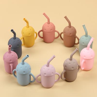 Cina Bambini che bevono la tazza FDA di addestramento di Straw Cup Non Spill Learning del silicone in vendita