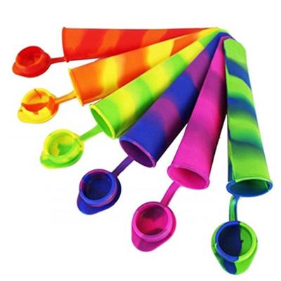 Cina 6 muffe multicolori del palo del ghiaccio della muffa 7.5*1.6in del ghiaccio del silicone dei pc con i coperchi allegati in vendita