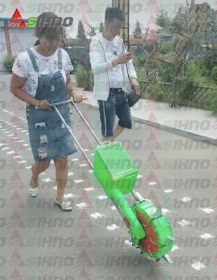 China Manual Fertilizing Machine Hand Fertilizer Applicator Fertilizer Spreader for sale