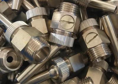 Chine La fontaine universelle en laiton de Hotsale équipe l'eau d'un gicleur à vendre