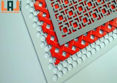 중국 다양한 패턴은 구멍이 있는 금속 시트 퍼포레이티드 금속 와이어 메쉬 라운드 6각 구멍을 특화했습니다 판매용