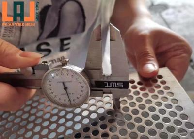 중국 1.22x2.44m 6 각형 천공 시트 스테인레스 스틸 메시 스크린을 교합하세요 판매용