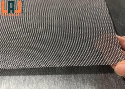 China Puntching perfurou o fio de metal expandido Mesh Small Hole 2.3x4.5mm à venda