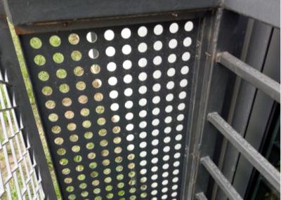 중국 주문 제작된 구멍은 금속 철망에 구멍을 냈습니다 판매용