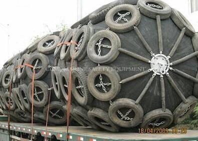 China D3mxL6.5m Pneumatic Rubber Fender with chains and tyres for sale