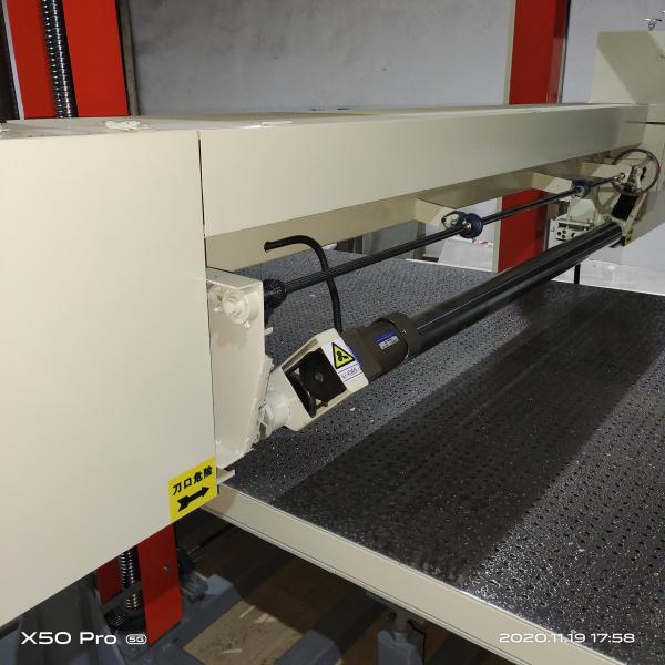 Quality Horizontal Latex Foam Cutting Machine With 2150mm Width High Accuracy for sale