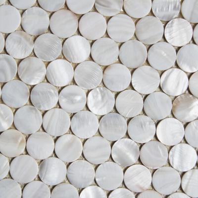China Handgemachtes schönes See-Oberteil Mosaik-Frischwasser-Shell-Mosaik kleine runde Stücke in Durchmesser 25mm zu verkaufen