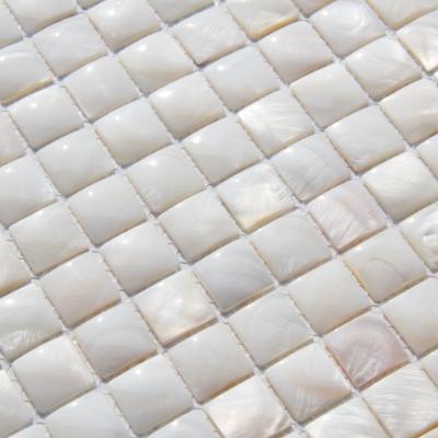 China Handgemachtes schönes See-Oberteil Mosaik-Frischwasser-Shell-Mosaik mit konvexer Oberfläche 20x20mm zu verkaufen