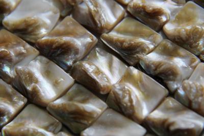 China Handgemachtes schönes See-Oberteil Mosaik-Frischwasser-Shell-Mosaik mit konvexer Oberfläche 20x20mm zu verkaufen