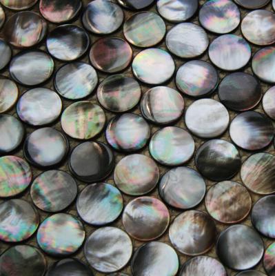 Chine Diamètre rond 20mm de morceaux de belle de mer de coquille de mosaïque de noir de papillon mosaïque faite main de Shell à vendre